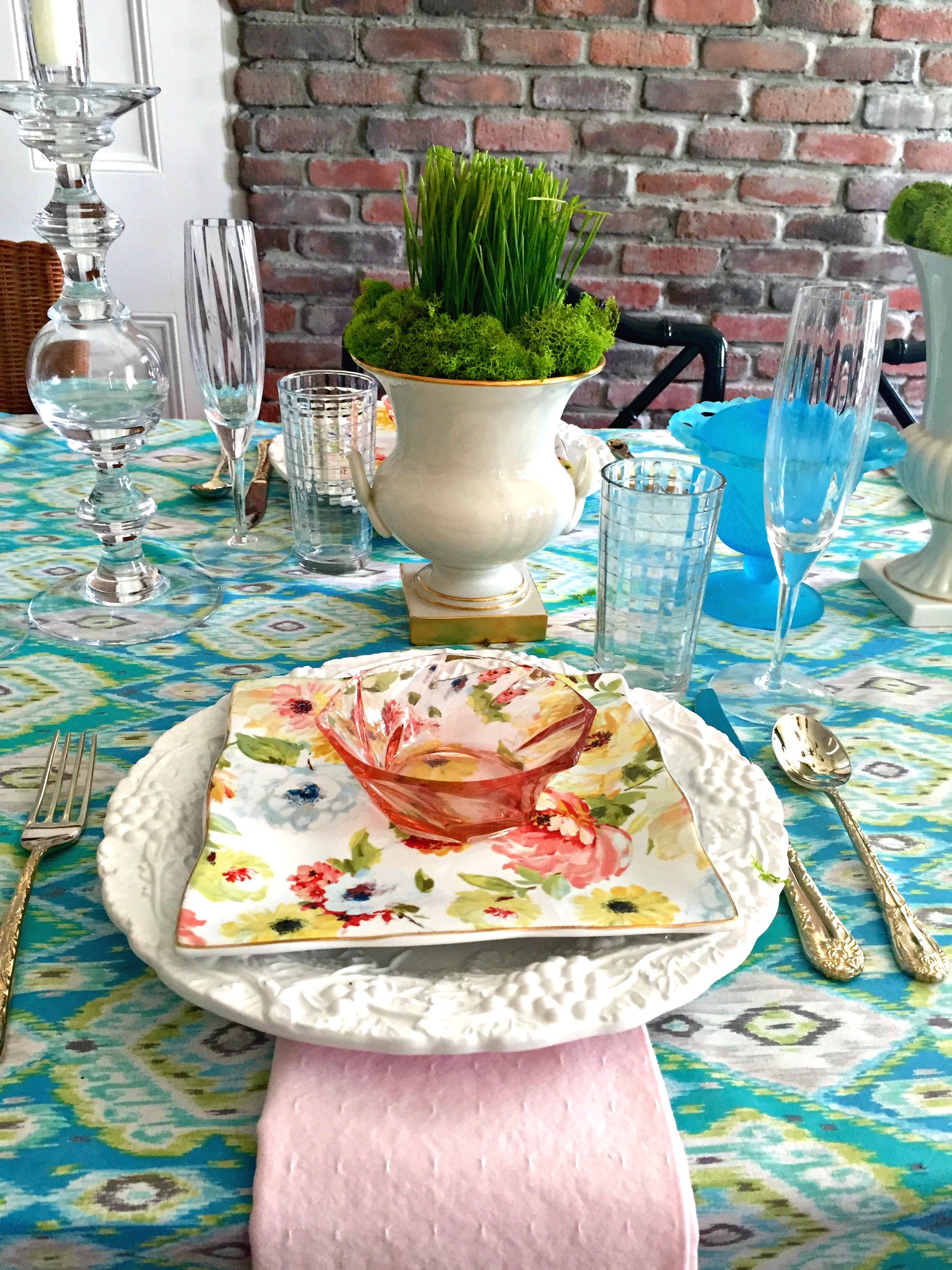 Spring Holiday Table Setting - Farmhouse 1820